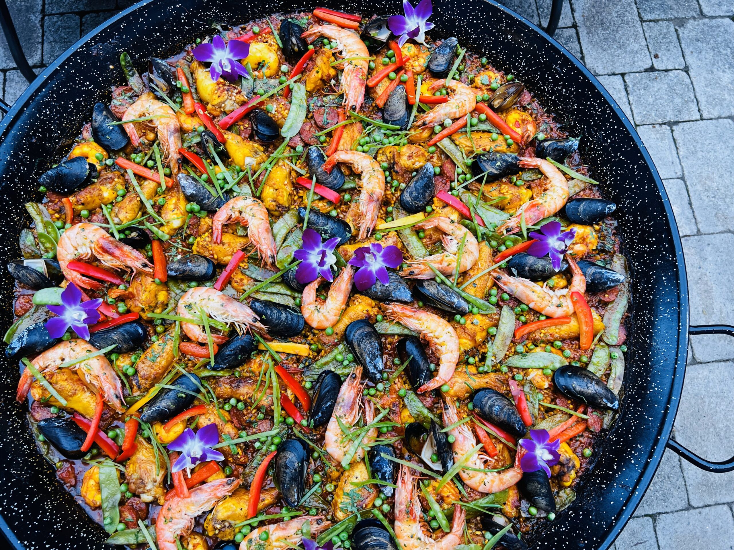 LAND AND SEA PAELLA - Paella Party